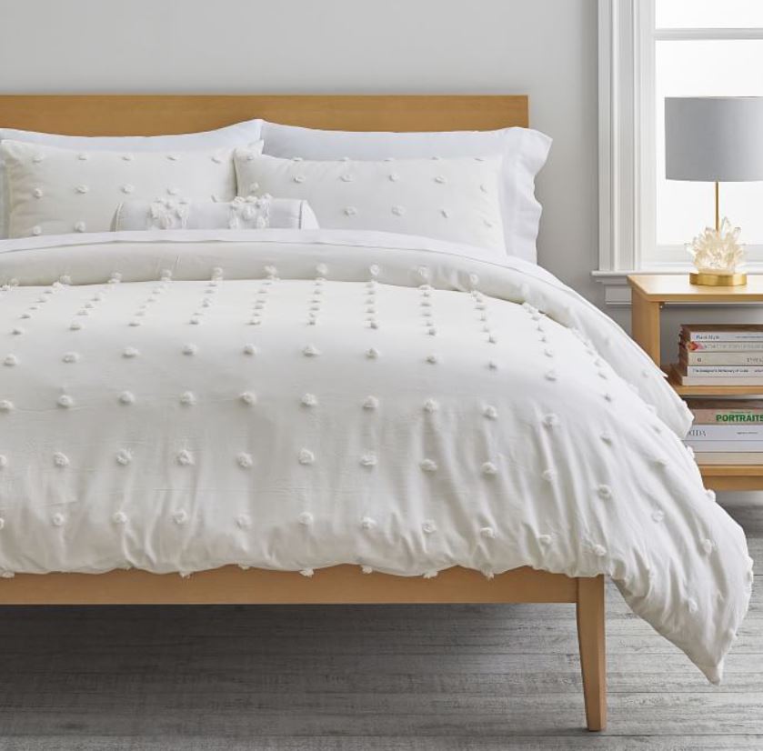 The Best Dorm Room Essentials List For College Students!