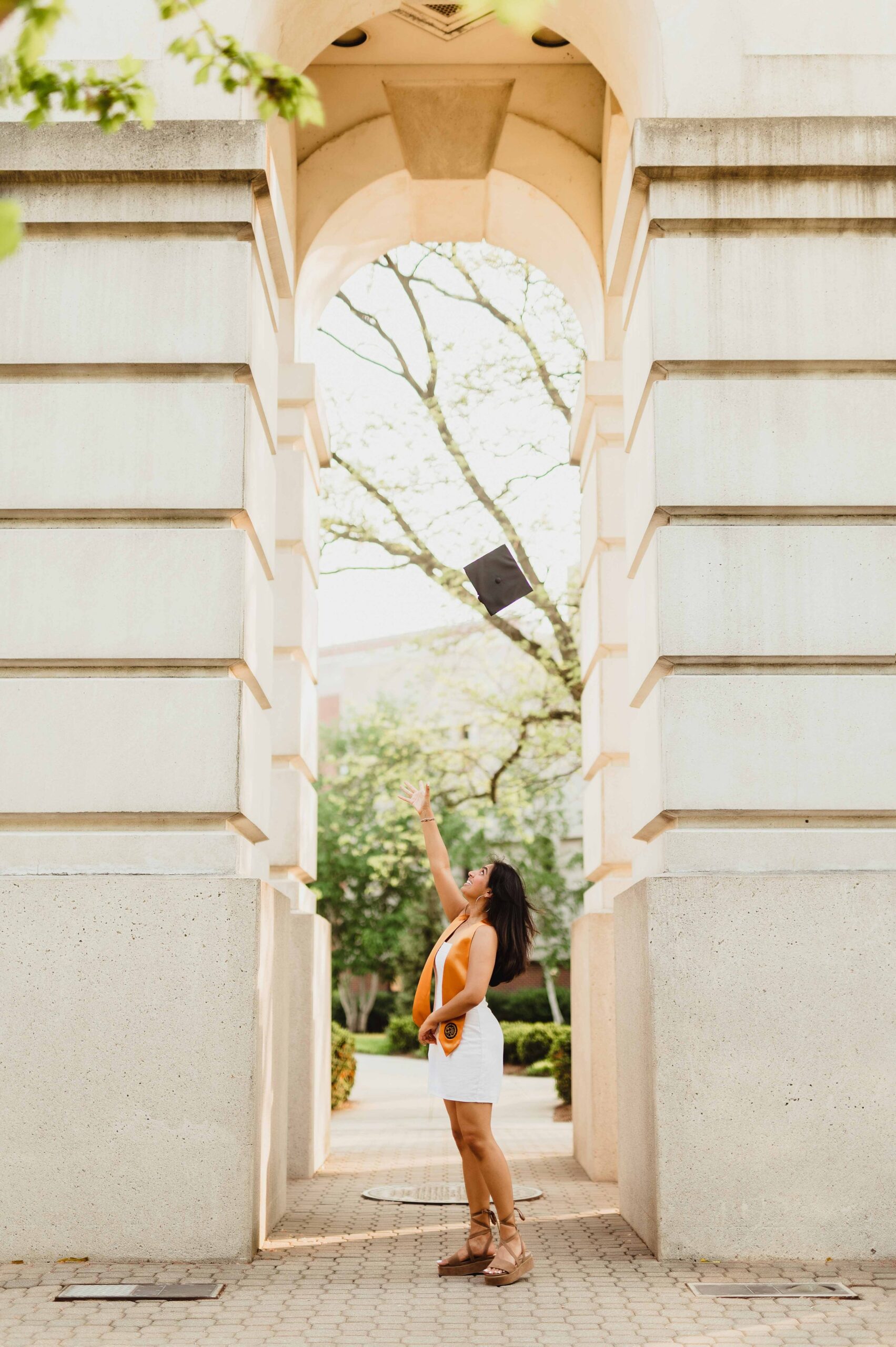 73 AMAZING College Graduation Pictures to Take in 2024!