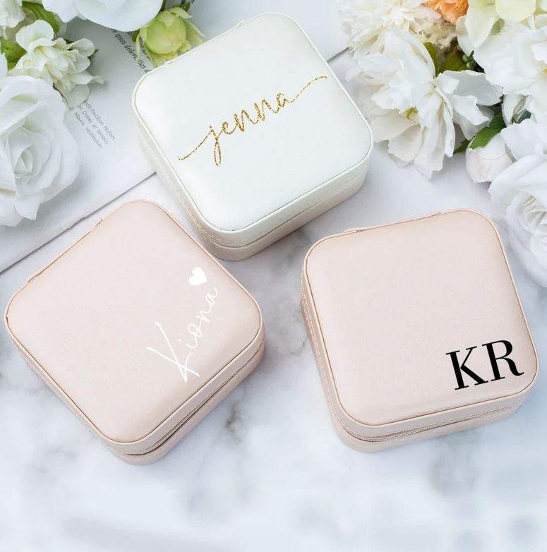The CUTEST College Graduation Gifts For Friends!