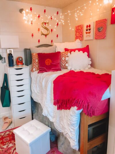 BEAUTIFUL Dorm Room Inspiration For College Girls! - Home Styling By Maya